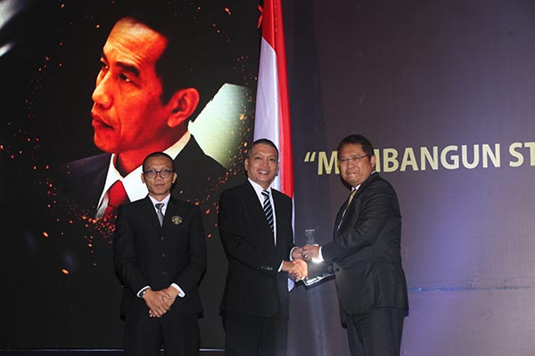 Anugrah Tokoh Inspirasi Nasional dalam Top 10 Most Outstanding People