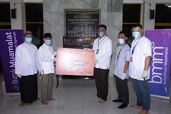 Bank Muamalat Salurkan Bantuan Melalui Program Jumat Berkah | Infobanknews