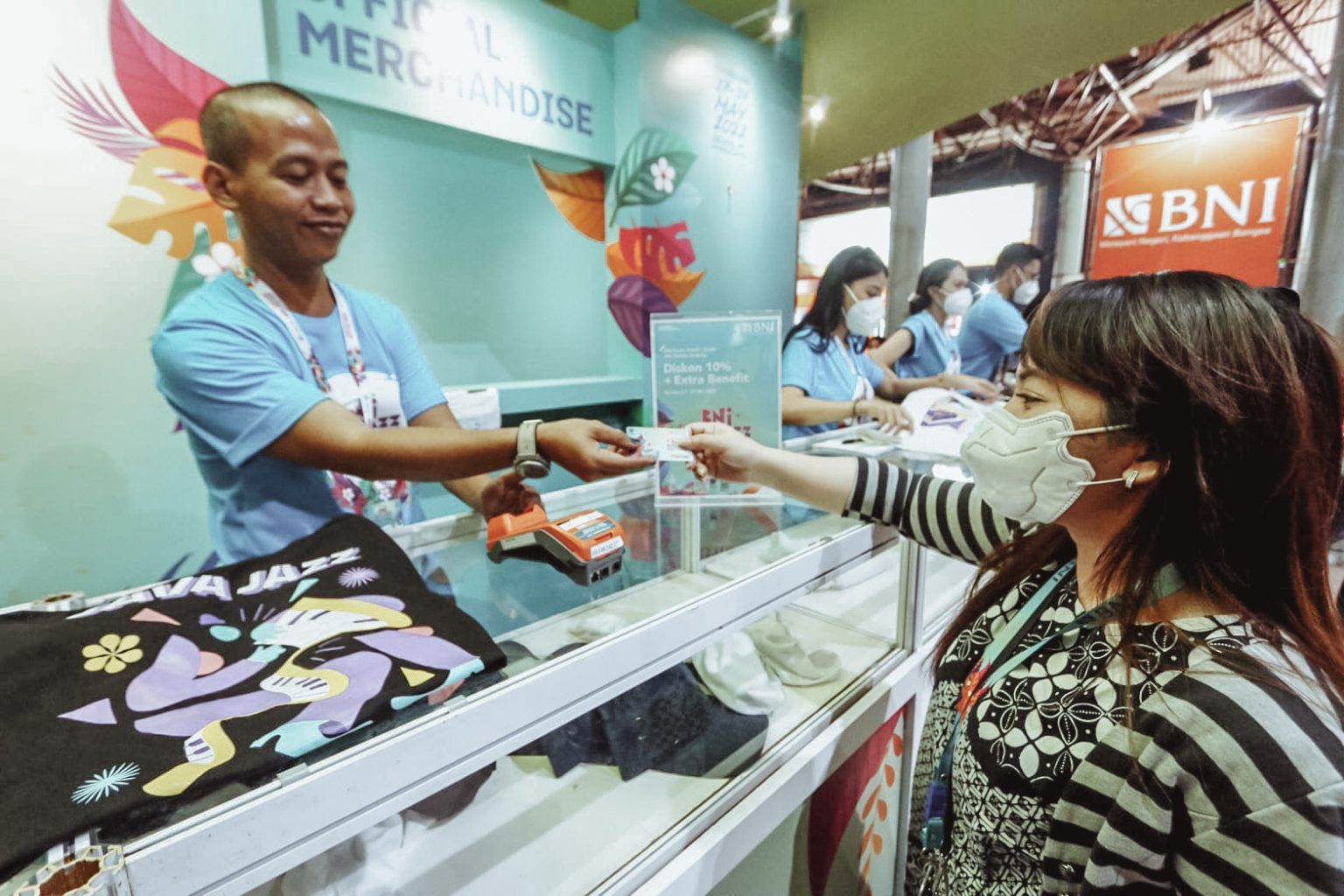 Para Pengunjung BNI Java Jazz 2022 Ramaikan Booth BNI Digital ...