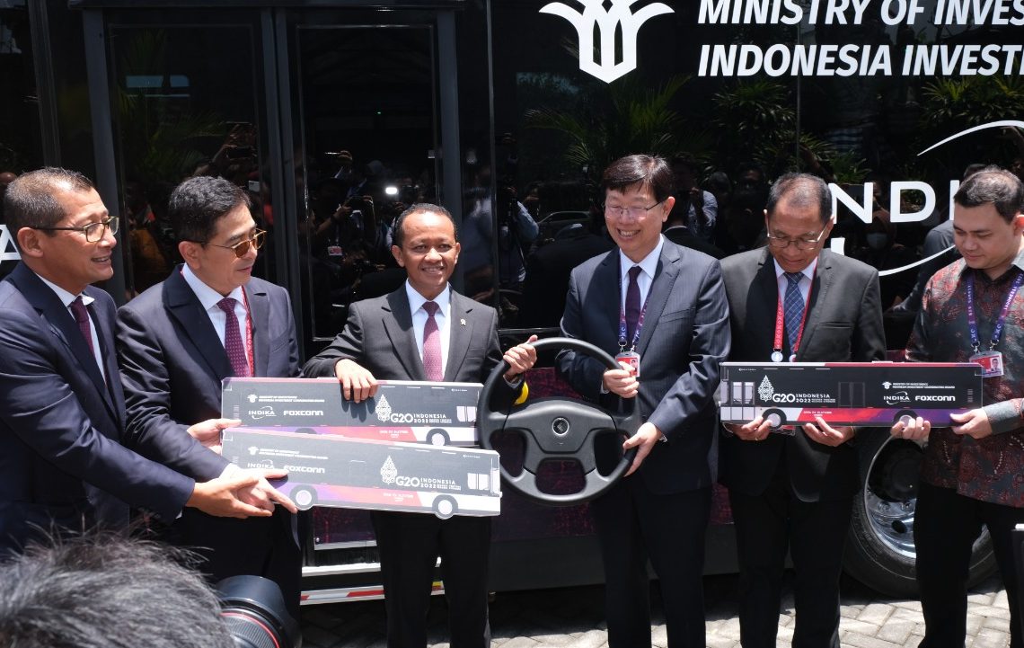 Hibahkan Bus Listrik, Foxconn Siap Bangun Ekosistem Baterai di RI ...