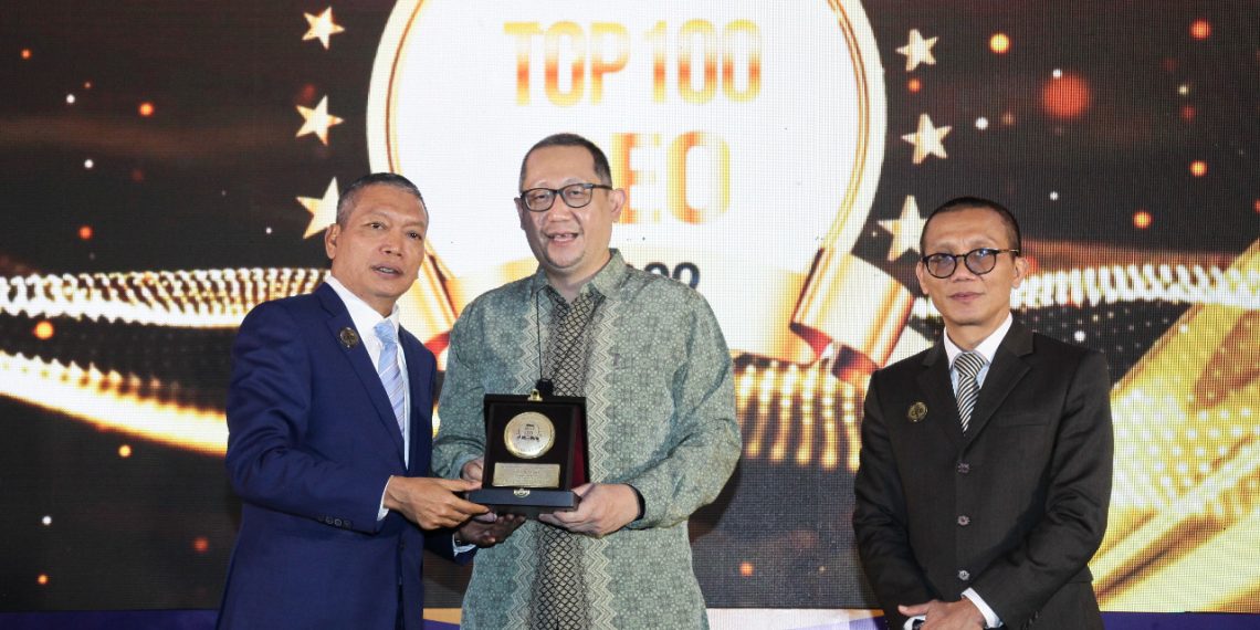 Dirut BCA Finance Roni Haslim Raih Top 100 CEO 2022 dari Infobank | Infobanknews