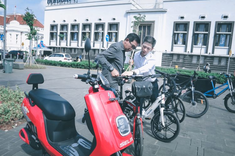 Bank Mandiri Tambah Kendaraan Operasional Listrik | Infobanknews