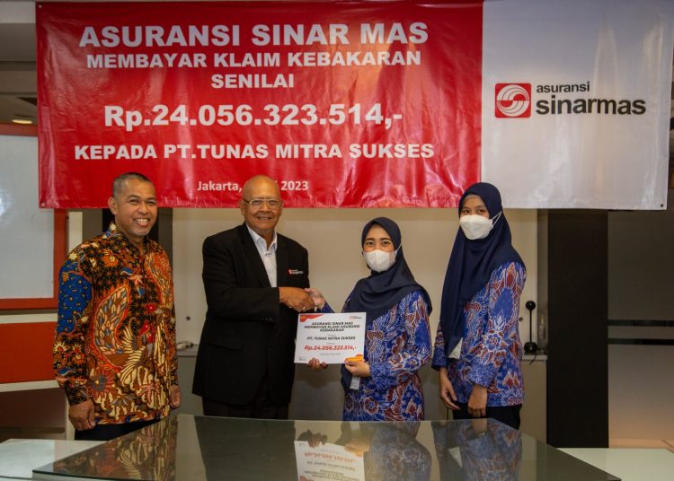 Asuransi Sinar Mas Bayar Klaim Kebakaran Rp24,05 Miliar ke Perusahaan ...