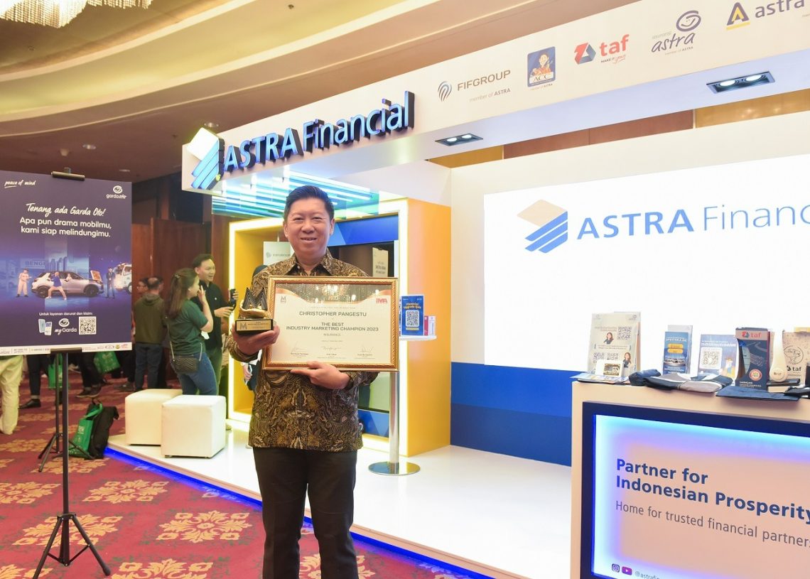 President Director Asuransi Astra Raih The Best Industry Marketing Champion 2023 | Infobanknews