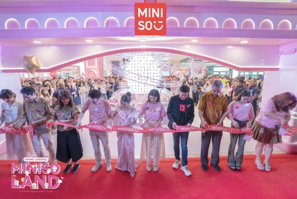 Ekspansi Bisnis, MINISO LAND Terbesar Sedunia Hadir di Central Park ...