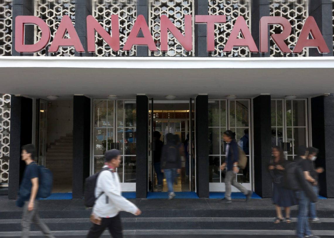 Tony Blair dan Ray Dalio Dikabarkan Masuk jadi Dewan Pengawas, Ini ...